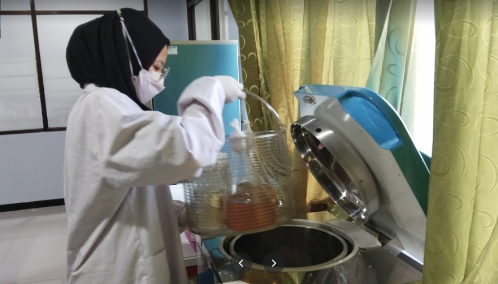 Laboratorium Prodi Biologi UMLA Multifungsi Identifikasi Tanaman Uji laboratorium-prodi-biologi-umla-multifungsi-identifikasi-tanaman-uji