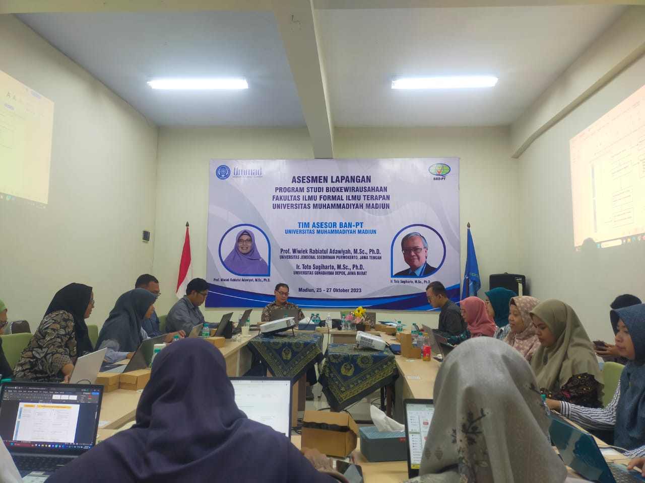 25 Dosen UMMAD Pelatihan Penulisan Review Paper Bersama Prof Achmad ...
