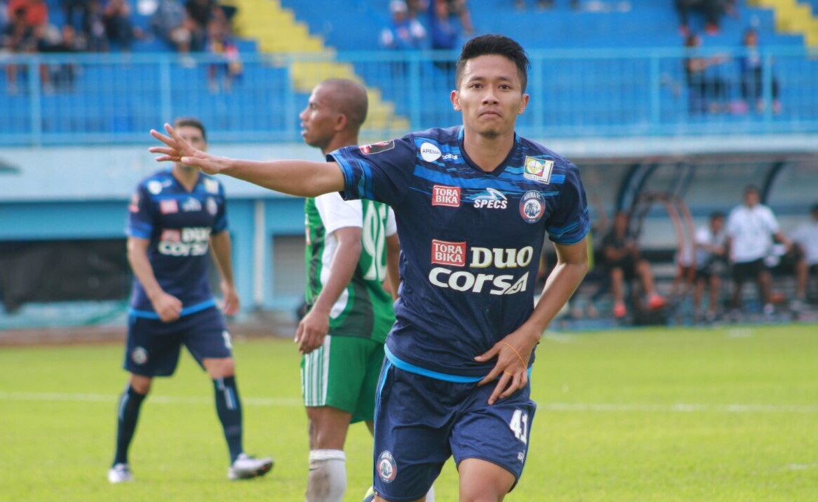 Membanggakan Almamaternya, Dendi Santoso Pemain Arema Ternyata Alumni ...
