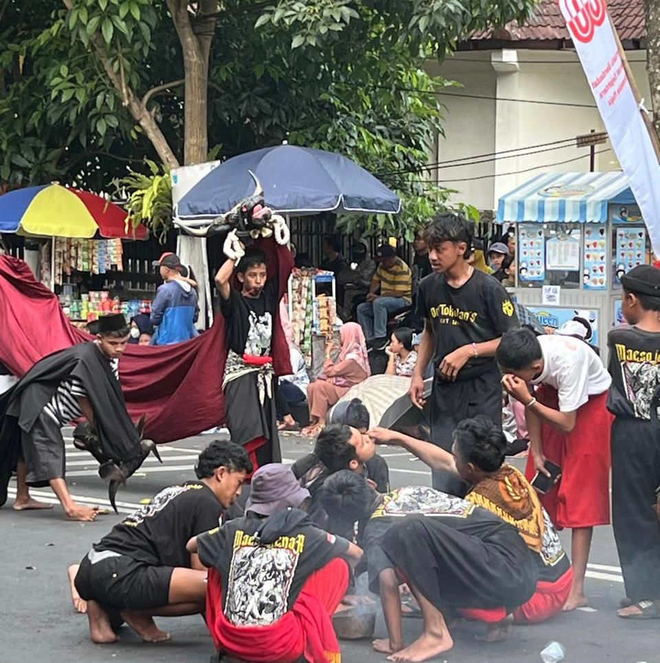 Budaya Mberot Melalui Lensa Moral Etika: Pandangan Pemilik Sanggar ...